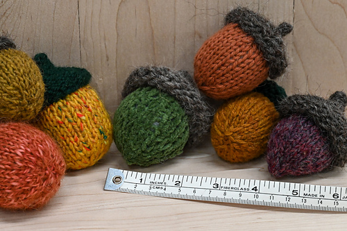 Ravelry: Knitted Acorns pattern by Lumenescent Studios