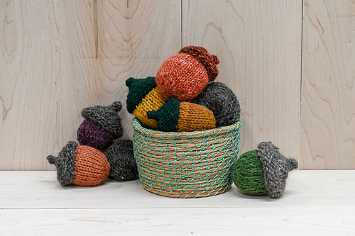 Ravelry: Knitted Acorns pattern by Lumenescent Studios