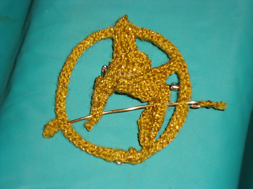 Ravelry: Mockingjay Pin pattern by Dawn Rochelle Hillis