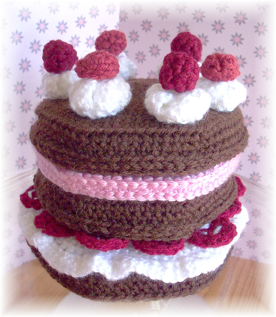 Ravelry: Make a Cake pattern by Sally Byrne