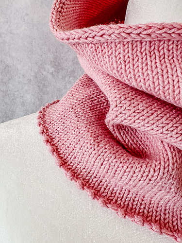 Ravelry: Knotted Cozy Cowl Sportweight pattern by Erin Dunlap