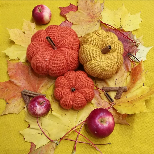 Ravelry: Wee Pumpkins pattern by Susan Rainey