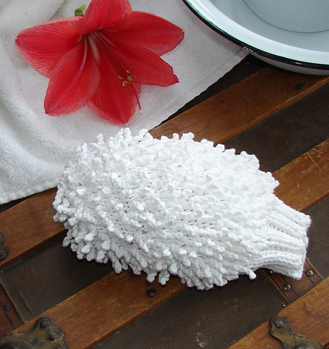 Ravelry: Puli Stitch Bath Mitt pattern by Lynda McArdell