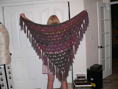 Ravelry: Indio Shawl pattern by Shannon Mullett-Bowlsby
