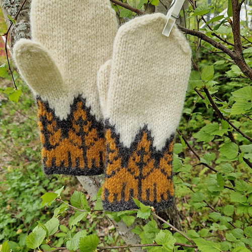 Ravelry: Tova bladvotter / Leaf mittens pattern by MaBe