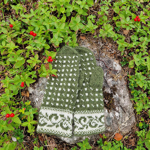 Ravelry: Nordlendervotter / Nordic mittens pattern by MaBe