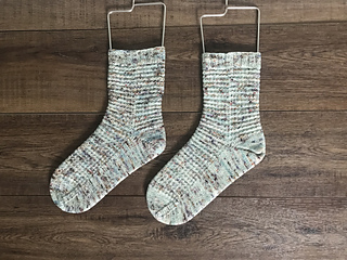 Ravelry: Willow Socks pattern by Magnolia Fiber Co