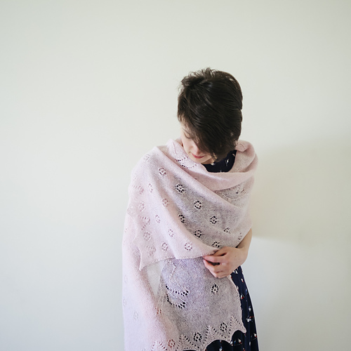 Ravelry: Birdy Stole pattern by Marina Guseva