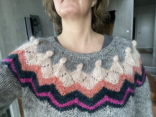 Ravelry: Villanelle pattern by Maja Siska