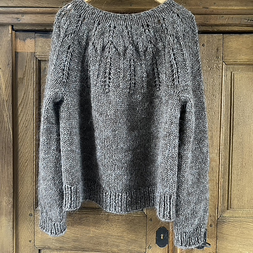 Ravelry: Villanelle pattern by Maja Siska