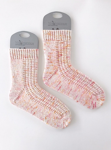 Ravelry: stige sokken / climbing ladder socks pattern by Mari Linn ...