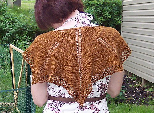 Ravelry: Augusta Shawl pattern by Danielle Chalson