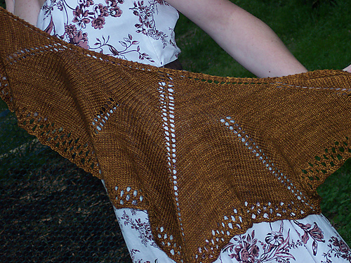 Ravelry: Augusta Shawl pattern by Danielle Chalson