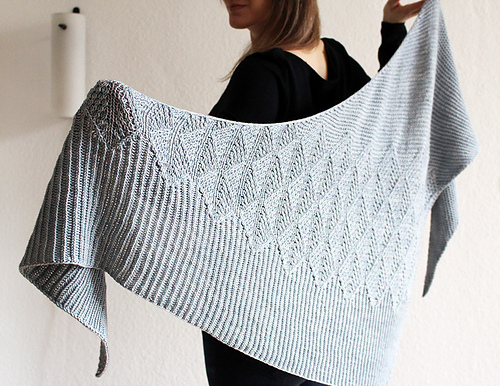 Ravelry: Frosted Leaves pattern by Lisa Hannes