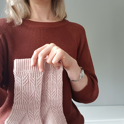 Ravelry: Traces in the Sand Socks pattern by Lisa Hannes