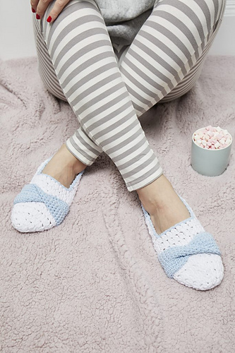Ravelry: Ice Queen Slippers pattern by Zoë Potrac
