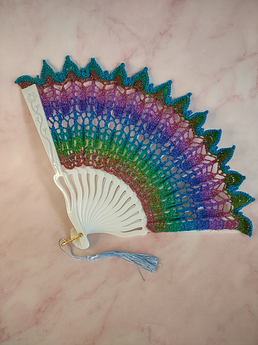 Ravelry: Leaf lace hand fan pattern by Brandi Brewer