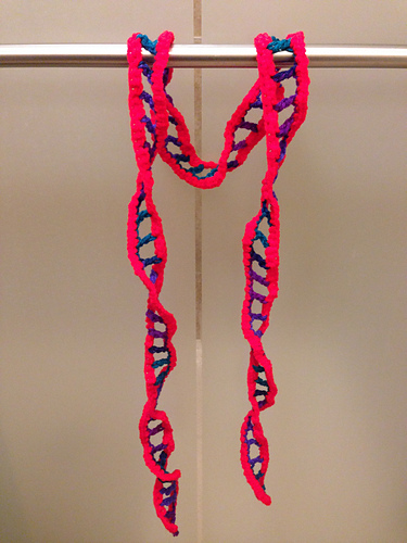 Ravelry: DNA Scarf pattern by Louise Harper