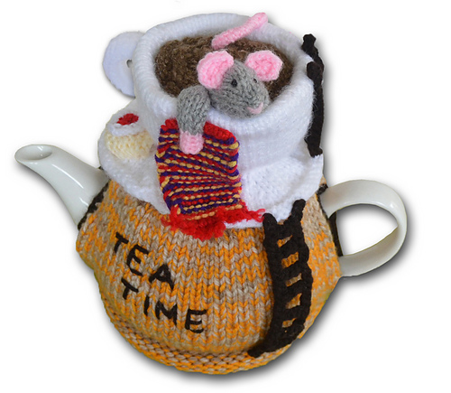 Ravelry: Mouse in a Cup Tea Cosy pattern by Marcelline Simonotti