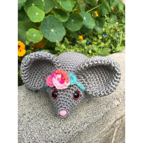 Ravelry: Minuetta Mouse pattern by DelectableToppings