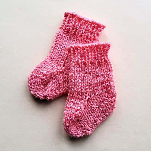Ravelry: Plain and Simple Baby Socks pattern by marianna mel