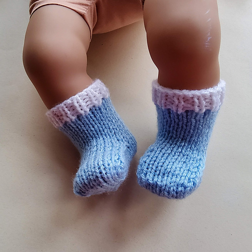 Ravelry: Plain and Simple Baby Socks pattern by marianna mel