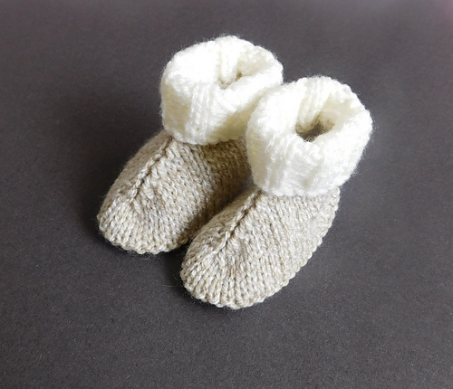 Ravelry: Baby Hug Boots pattern by marianna mel