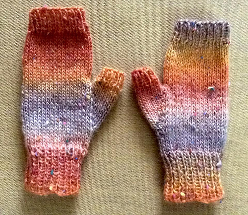 Ravelry: Easy Fingerless Mittens - with Thumbs pattern by marianna mel