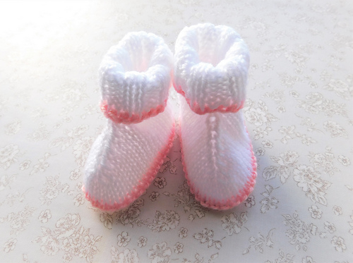 Ravelry: Baby Hug Boots pattern by marianna mel