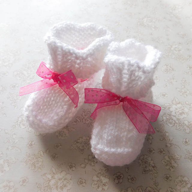 Ravelry: Amara Baby Booties pattern by marianna mel
