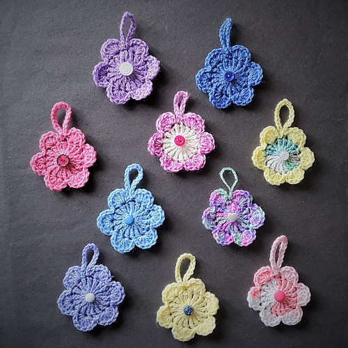 Ravelry: Super Quick Crochet Flowers pattern by marianna mel