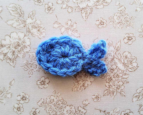 Ravelry: Easy Little Fish Applique pattern by marianna mel