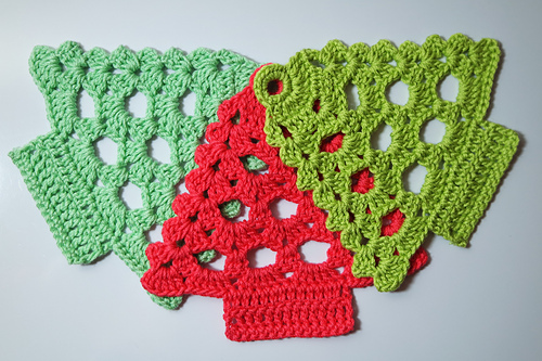 Ravelry: Christmas tree doily pattern by Marina Zvirgzdina