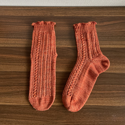 Ravelry: Ame Amu Socks pattern by wooco うーこ