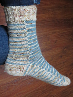 Ravelry: Contrasted striped socks pattern by Balou B