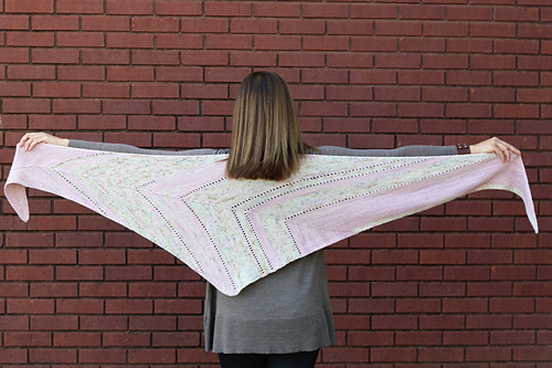 Ravelry: Akira pattern by Tamy Gore
