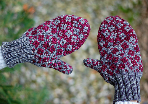 Ravelry: Fractured Fairy Tale Mittens pattern by Mary Annarella