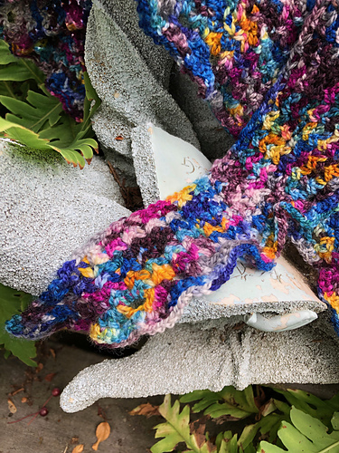 Ravelry: Lacy Crescent Scarf pattern by Aunt Zany