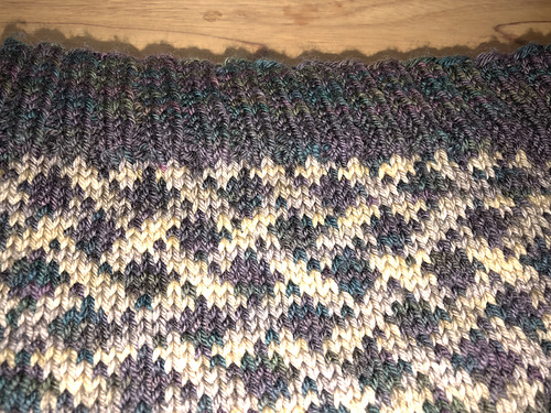 My first(ish) stranded colorwork project : r/knitting