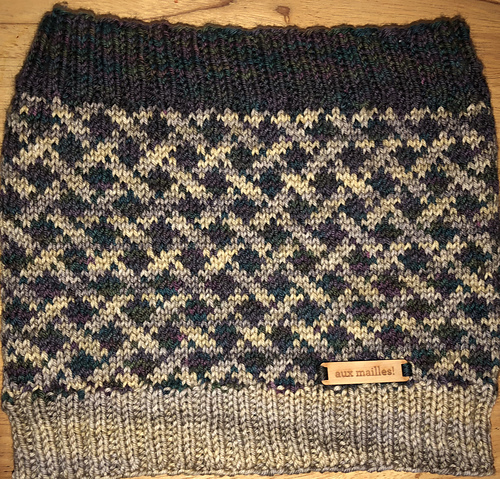 My first(ish) stranded colorwork project : r/knitting