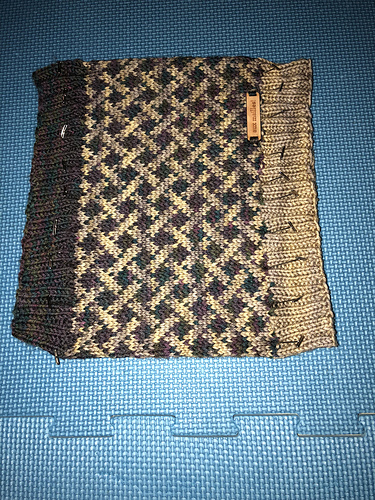 My first(ish) stranded colorwork project : r/knitting
