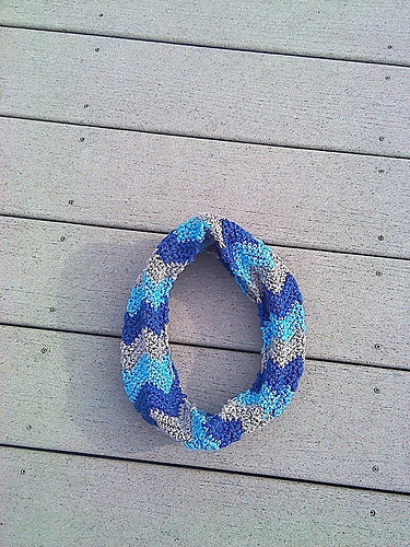 Ravelry: Crochet Chevron Cowl pattern by Michelle Starkey