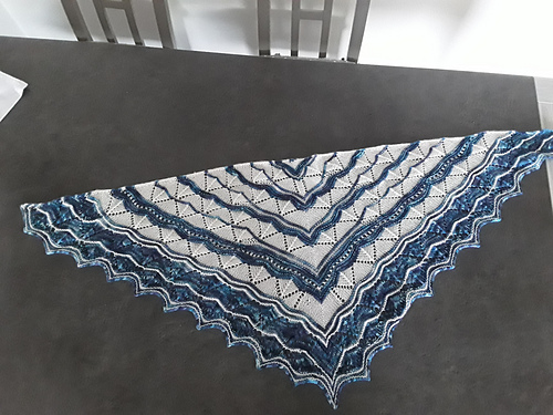 Ravelry: Curved Triangle Shawl pattern by Iris Schreier