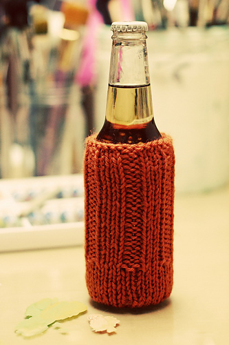 Ravelry: knitted beer cozy pattern by jamie mulhern