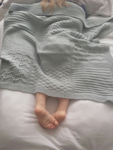 Ravelry: Wee Baby Blocks pattern by Susan Barstein