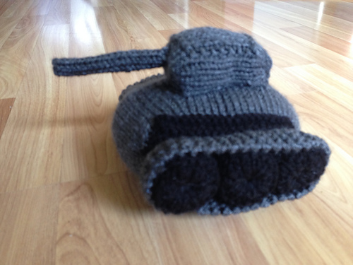Ravelry: Ryan's Tank pattern by MaryAnn Deroche