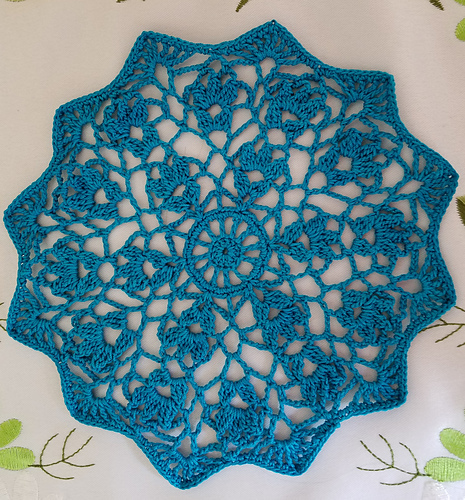 Ravelry: Flower Wheel Doily pattern by Erangi Udeshika