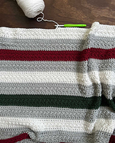 Ravelry: Warm Wishes Christmas Throw Blanket pattern by Becky Pickett