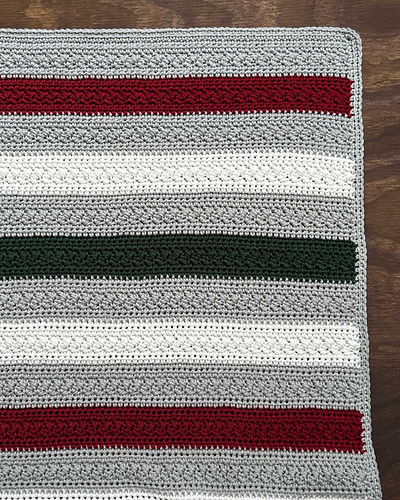 Ravelry: Warm Wishes Christmas Throw Blanket pattern by Becky Pickett