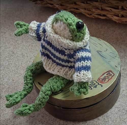 Ravelry: Hopscotch the Frog pattern by Emmy Scanga